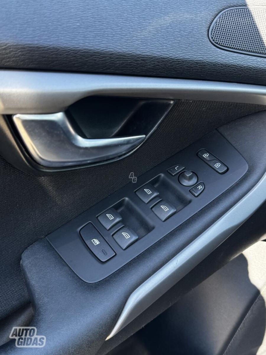 Melns Volvo V40 2013 Klaipėda, ar dzinēja tilpumu 1.60 L un nobraukumu 284 tūkst. km par 5750 €, foto 19 vietnē AUTOMOTO.COM.LV