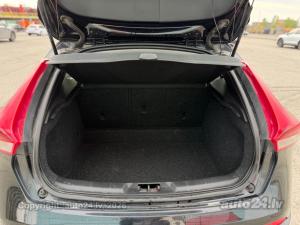 Melns Volvo V40 2013 Tallina, ar dzinēja tilpumu 1.60 L un nobraukumu 164 tūkst. km par 7999 €, foto 4 vietnē AUTOMOTO.COM.LV