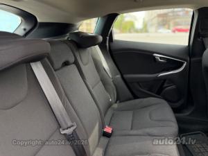 Melns Volvo V40 2013 Tallina, ar dzinēja tilpumu 1.60 L un nobraukumu 164 tūkst. km par 7999 €, foto 5 vietnē AUTOMOTO.COM.LV