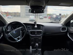 Melns Volvo V40 2013 Tallina, ar dzinēja tilpumu 1.60 L un nobraukumu 164 tūkst. km par 7999 €, foto 6 vietnē AUTOMOTO.COM.LV