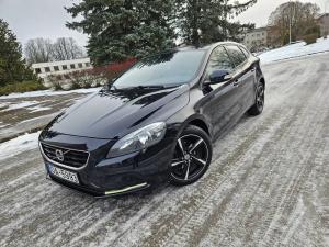 Black Volvo V40 2013 in Jekabpils, with an engine capacity of 1.60 L and mileage of 298 thousand km for 6490 €, photo  on AUTOMOTO.COM.LV