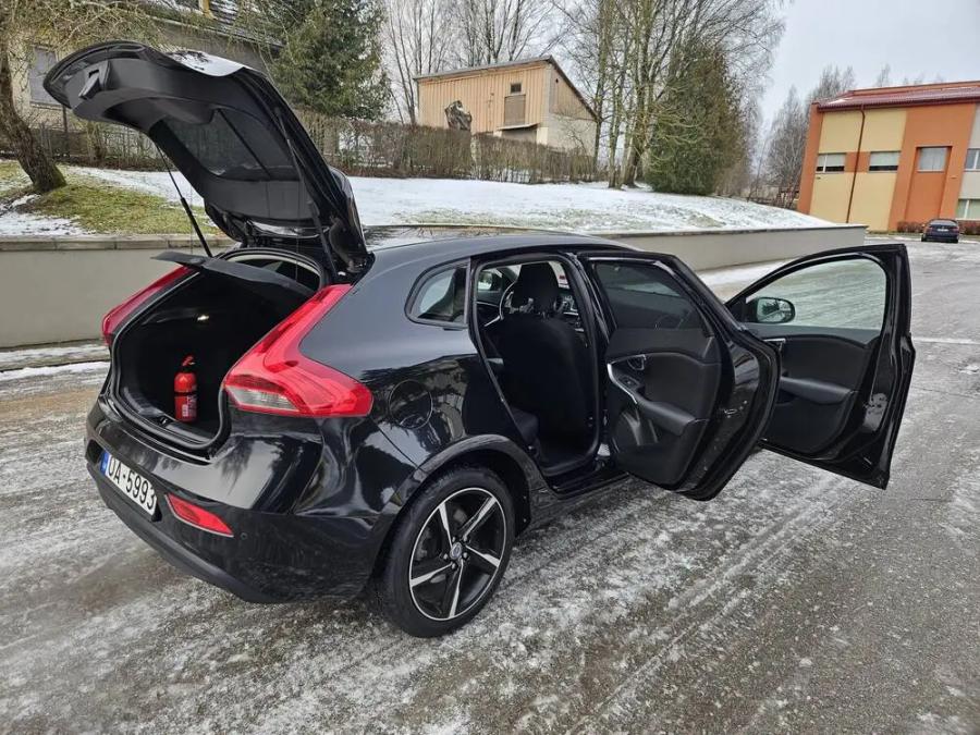 Черный Вольво В40 2013 в Екабпилс, объемом двигателя 1.60 л и пробегом 298 тыс. км за 6490 €, фото 21 на AUTOMOTO.COM.LV