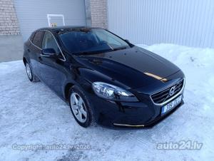 Black Volvo V40 2014 in Paide, with an engine capacity of 2.00 L and mileage of 286 thousand km for 7450 €, photo 2 on AUTOMOTO.COM.LV