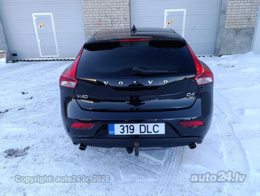 Black Volvo V40 2014 in Paide, with an engine capacity of 2.00 L and mileage of 286 thousand km for 7450 €, photo 6 on AUTOMOTO.COM.LV