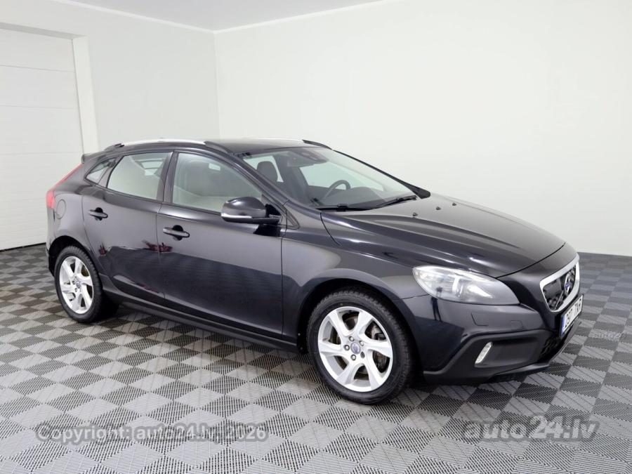 Melns Volvo V40 2014 Tallina, ar dzinēja tilpumu 2.00 L un nobraukumu 263 tūkst. km par 5999 €, foto 1 vietnē AUTOMOTO.COM.LV