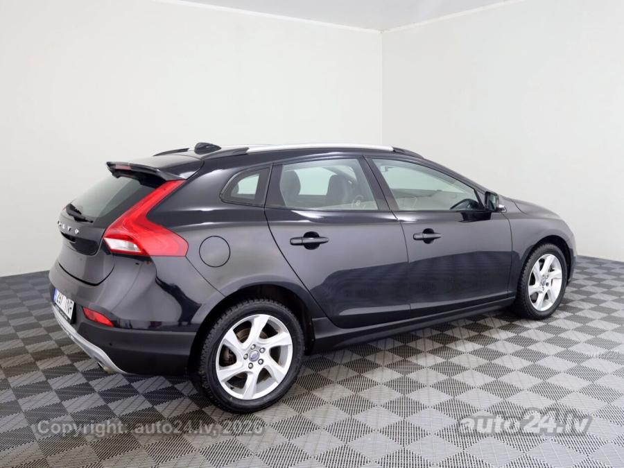 Melns Volvo V40 2014 Tallina, ar dzinēja tilpumu 2.00 L un nobraukumu 263 tūkst. km par 5999 €, foto 3 vietnē AUTOMOTO.COM.LV