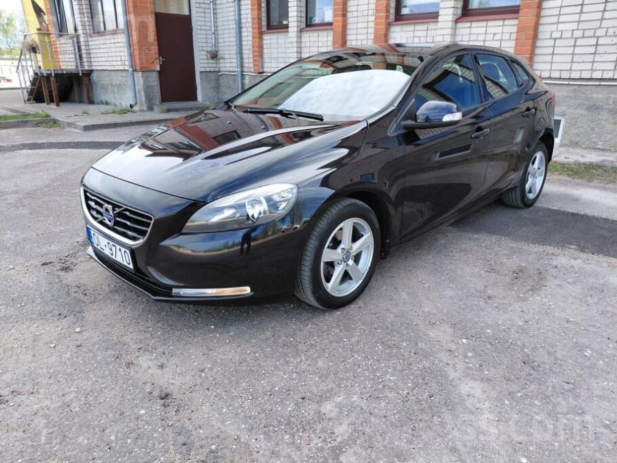 Melns Volvo V40 2014 Talsi, ar dzinēja tilpumu 1.60 L un nobraukumu 107 tūkst. km par 7200 €, foto 4 vietnē AUTOMOTO.COM.LV