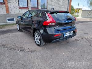 Melns Volvo V40 2014 Talsi, ar dzinēja tilpumu 1.60 L un nobraukumu 107 tūkst. km par 7200 €, foto 7 vietnē AUTOMOTO.COM.LV
