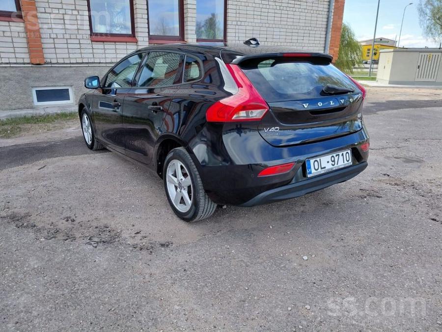 Melns Volvo V40 2014 Talsi, ar dzinēja tilpumu 1.60 L un nobraukumu 107 tūkst. km par 7200 €, foto 7 vietnē AUTOMOTO.COM.LV