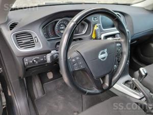 Melns Volvo V40 2014 Talsi, ar dzinēja tilpumu 1.60 L un nobraukumu 107 tūkst. km par 7200 €, foto 14 vietnē AUTOMOTO.COM.LV