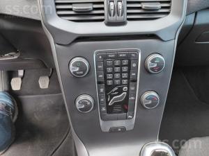 Melns Volvo V40 2014 Talsi, ar dzinēja tilpumu 1.60 L un nobraukumu 107 tūkst. km par 7200 €, foto 15 vietnē AUTOMOTO.COM.LV