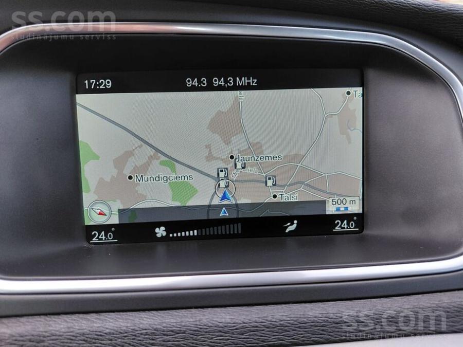 Melns Volvo V40 2014 Talsi, ar dzinēja tilpumu 1.60 L un nobraukumu 107 tūkst. km par 7200 €, foto 16 vietnē AUTOMOTO.COM.LV