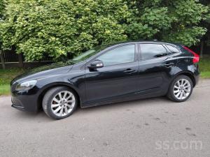 Melns Volvo V40 2014 Jelgava, ar dzinēja tilpumu 1.60 L un nobraukumu 188 tūkst. km par 6900 €, foto 3 vietnē AUTOMOTO.COM.LV