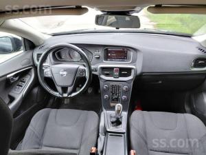 Melns Volvo V40 2014 Jelgava, ar dzinēja tilpumu 1.60 L un nobraukumu 188 tūkst. km par 6900 €, foto 5 vietnē AUTOMOTO.COM.LV