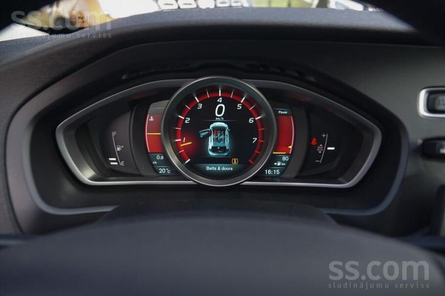 Black Volvo V40 2014 in Riga, with an engine capacity of 1.60 L and mileage of 236 thousand km for 8990 €, photo 12 on AUTOMOTO.COM.LV