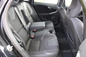 Черный Вольво В40 2014 в Пайде, объемом двигателя 2.00 л и пробегом 219 тыс. км за 7500 €, фото 16 на AUTOMOTO.COM.LV
