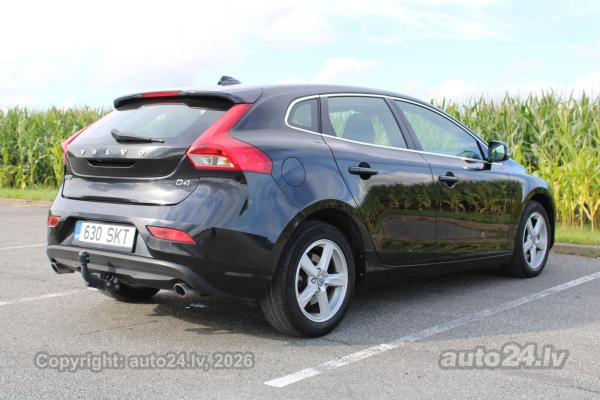 Melns Volvo V40 2014 Paide, ar dzinēja tilpumu 2.00 L un nobraukumu 219 tūkst. km par 7500 €, foto 6 vietnē AUTOMOTO.COM.LV