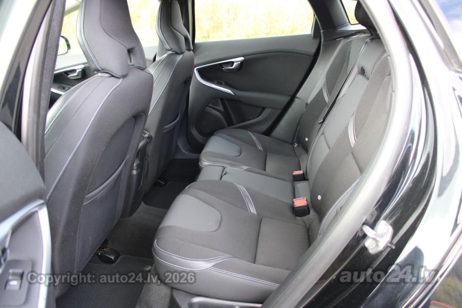 Black Volvo V40 2014 in Paide, with an engine capacity of 2.00 L and mileage of 219 thousand km for 7500 €, photo 17 on AUTOMOTO.COM.LV