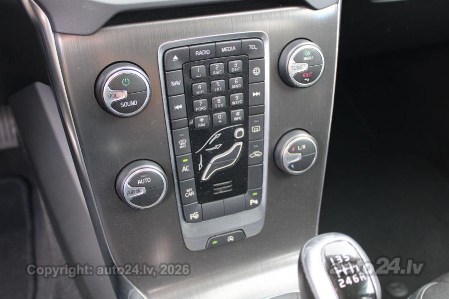 Black Volvo V40 2014 in Paide, with an engine capacity of 2.00 L and mileage of 219 thousand km for 7500 €, photo 22 on AUTOMOTO.COM.LV