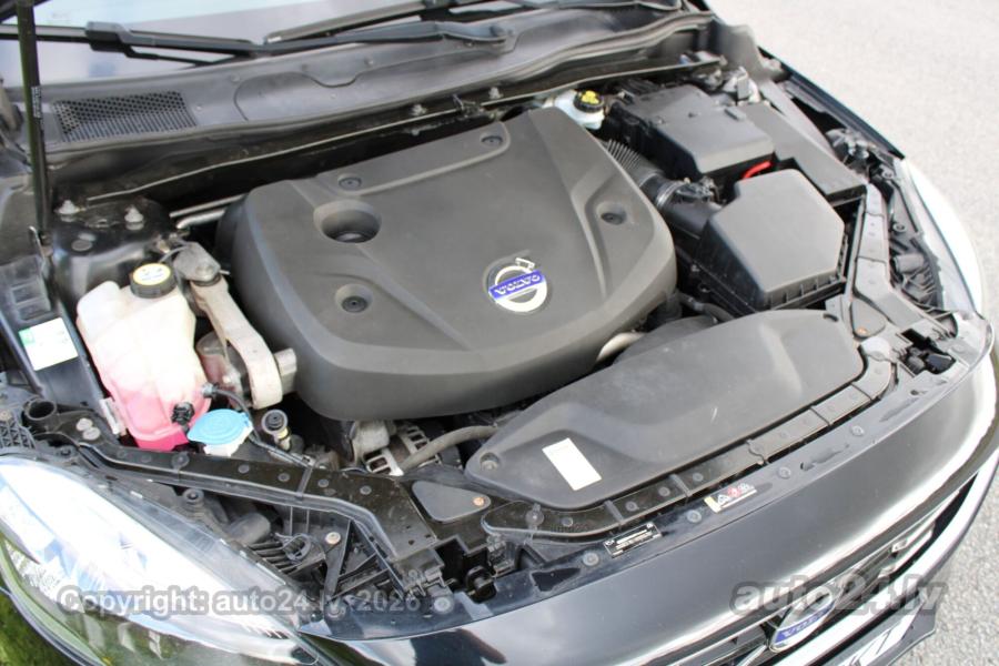 Black Volvo V40 2014 in Paide, with an engine capacity of 2.00 L and mileage of 219 thousand km for 7500 €, photo 26 on AUTOMOTO.COM.LV