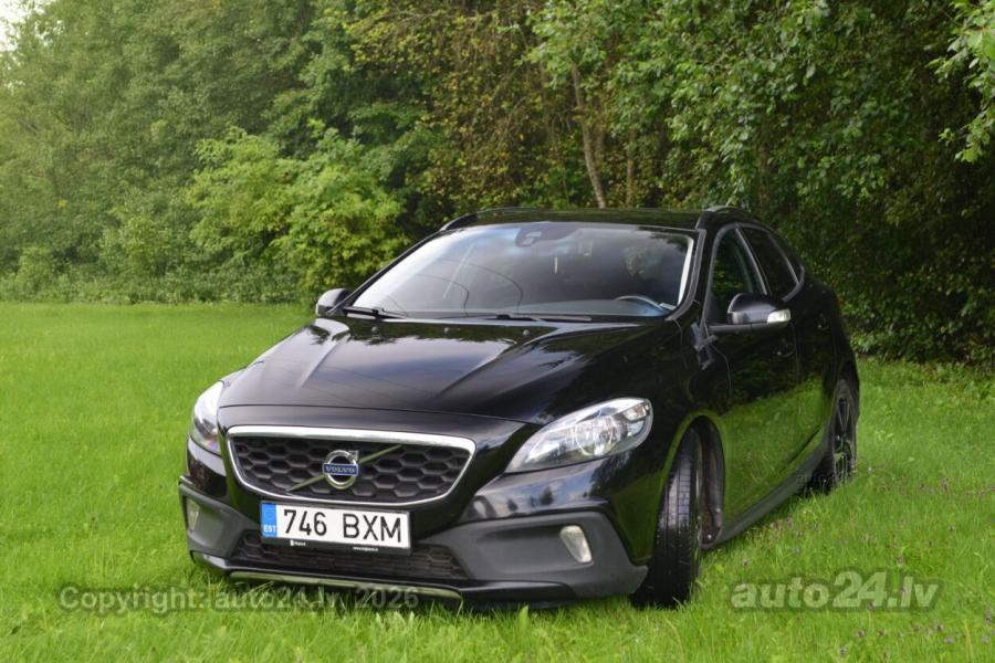 Melns Volvo V40 2015 Tallina, ar dzinēja tilpumu 2.00 L un nobraukumu 285 tūkst. km par 8900 €, foto 1 vietnē AUTOMOTO.COM.LV