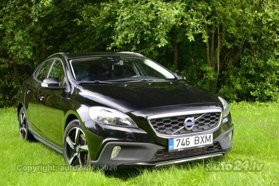 Melns Volvo V40 2015 Tallina, ar dzinēja tilpumu 2.00 L un nobraukumu 285 tūkst. km par 8900 €, foto 2 vietnē AUTOMOTO.COM.LV