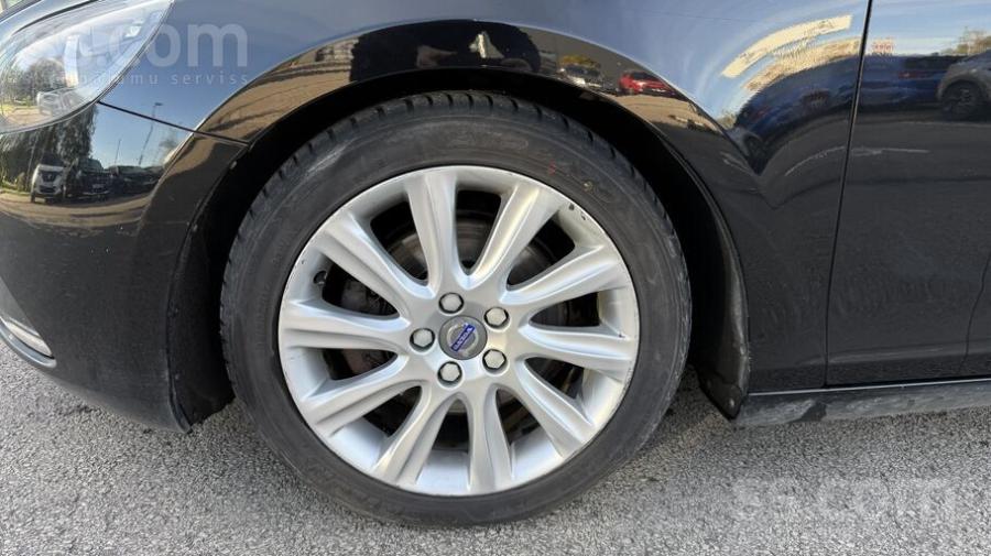 Melns Volvo V40 2015 Rīga, ar dzinēja tilpumu 2.00 L un nobraukumu 329 tūkst. km par 5500 €, foto 8 vietnē AUTOMOTO.COM.LV