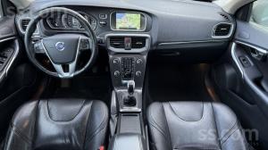 Melns Volvo V40 2015 Rīga, ar dzinēja tilpumu 2.00 L un nobraukumu 329 tūkst. km par 5500 €, foto 17 vietnē AUTOMOTO.COM.LV