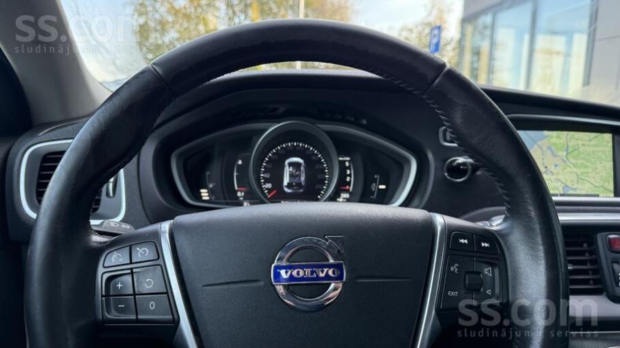 Melns Volvo V40 2015 Rīga, ar dzinēja tilpumu 2.00 L un nobraukumu 329 tūkst. km par 5500 €, foto 19 vietnē AUTOMOTO.COM.LV