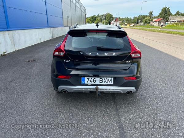 Black Volvo V40 2015 in Tallinn, with an engine capacity of 2.00 L and mileage of 0 thousand km for 7900 €, photo 3 on AUTOMOTO.COM.LV
