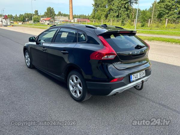 Black Volvo V40 2015 in Tallinn, with an engine capacity of 2.00 L and mileage of 0 thousand km for 7900 €, photo 5 on AUTOMOTO.COM.LV