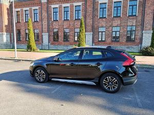 Melns Volvo V40 2016 Tallina, ar dzinēja tilpumu 2.00 L un nobraukumu 229 tūkst. km par 10000 €, foto 5 vietnē AUTOMOTO.COM.LV