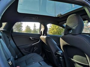 Melns Volvo V40 2016 Tallina, ar dzinēja tilpumu 2.00 L un nobraukumu 229 tūkst. km par 10000 €, foto 18 vietnē AUTOMOTO.COM.LV