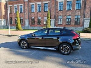 Black Volvo V40 2016 in Tallinn, with an engine capacity of 2.00 L and mileage of 230 thousand km for 9900 €, photo 5 on AUTOMOTO.COM.LV
