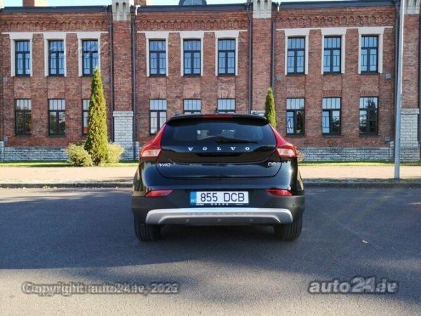 Черный Вольво В40 2016 в Таллин, объемом двигателя 2.00 л и пробегом 230 тыс. км за 9900 €, фото 5 на AUTOMOTO.COM.LV