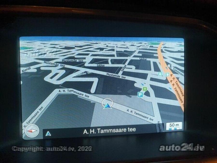Black Volvo V40 2016 in Tallinn, with an engine capacity of 2.00 L and mileage of 230 thousand km for 9900 €, photo 13 on AUTOMOTO.COM.LV