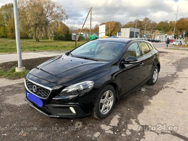 Black Volvo V40 2017 in Tallinn, with an engine capacity of 2.00 L and mileage of 121 thousand km for 14200 €, photo 7 on AUTOMOTO.COM.LV
