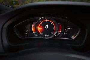 Черный Вольво В40 2018 в Елгава, объемом двигателя 2.00 л и пробегом 173 тыс. км за 16300 €, фото 16 на AUTOMOTO.COM.LV