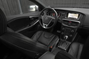 Melns Volvo V40 2018 Jelgava, ar dzinēja tilpumu 2.00 L un nobraukumu 174 tūkst. km par 15900 €, foto 8 vietnē AUTOMOTO.COM.LV