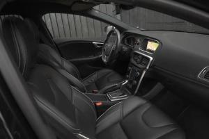 Melns Volvo V40 2018 Jelgava, ar dzinēja tilpumu 2.00 L un nobraukumu 174 tūkst. km par 15900 €, foto 11 vietnē AUTOMOTO.COM.LV