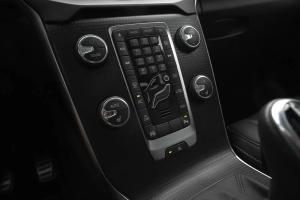 Melns Volvo V40 2018 Jelgava, ar dzinēja tilpumu 2.00 L un nobraukumu 174 tūkst. km par 15900 €, foto 21 vietnē AUTOMOTO.COM.LV