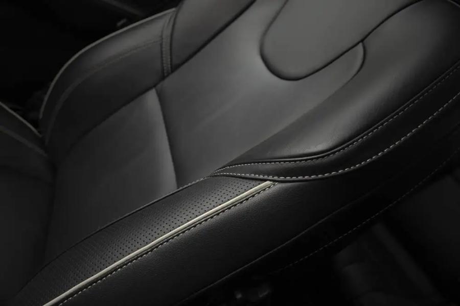 Melns Volvo V40 2018 Jelgava, ar dzinēja tilpumu 2.00 L un nobraukumu 174 tūkst. km par 15900 €, foto 23 vietnē AUTOMOTO.COM.LV