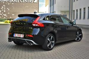 Melns Volvo V40 2019 Jelgava, ar dzinēja tilpumu 2.00 L un nobraukumu 125 tūkst. km par 13200 €, foto 6 vietnē AUTOMOTO.COM.LV