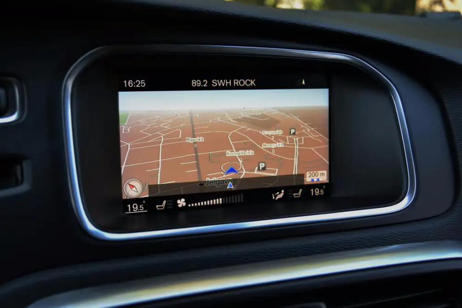 Melns Volvo V40 2019 Jelgava, ar dzinēja tilpumu 2.00 L un nobraukumu 125 tūkst. km par 13200 €, foto 13 vietnē AUTOMOTO.COM.LV