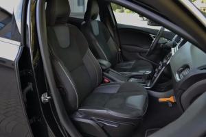 Melns Volvo V40 2019 Jelgava, ar dzinēja tilpumu 2.00 L un nobraukumu 125 tūkst. km par 13200 €, foto 19 vietnē AUTOMOTO.COM.LV