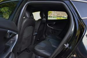 Melns Volvo V40 2019 Jelgava, ar dzinēja tilpumu 2.00 L un nobraukumu 125 tūkst. km par 13200 €, foto 20 vietnē AUTOMOTO.COM.LV
