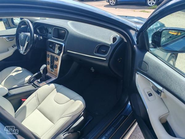 Zils Volvo V40 2013 Kauņa, ar dzinēja tilpumu 1.60 L un nobraukumu 262 tūkst. km par 6999 €, foto 9 vietnē AUTOMOTO.COM.LV