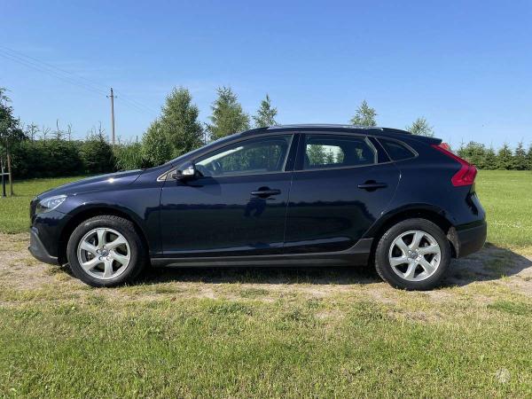 Zils Volvo V40 2016 Kauņa, ar dzinēja tilpumu 1.97 L un nobraukumu 39 tūkst. km par 8800 €, foto 1 vietnē AUTOMOTO.COM.LV