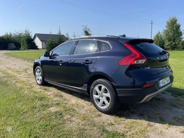 Zils Volvo V40 2016 Kauņa, ar dzinēja tilpumu 1.97 L un nobraukumu 39 tūkst. km par 8800 €, foto 4 vietnē AUTOMOTO.COM.LV