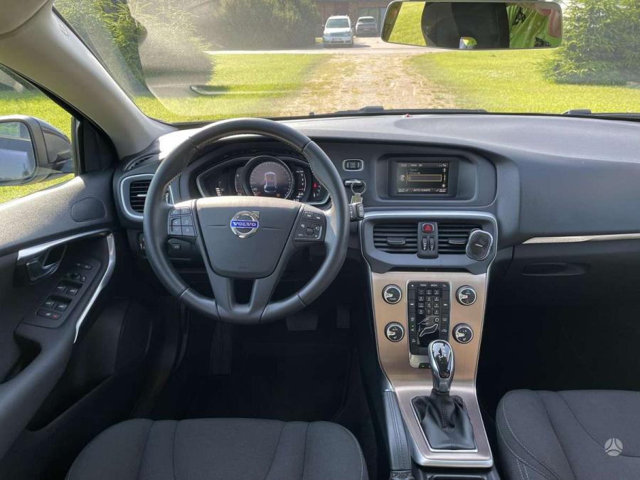 Zils Volvo V40 2016 Kauņa, ar dzinēja tilpumu 1.97 L un nobraukumu 39 tūkst. km par 8800 €, foto 8 vietnē AUTOMOTO.COM.LV